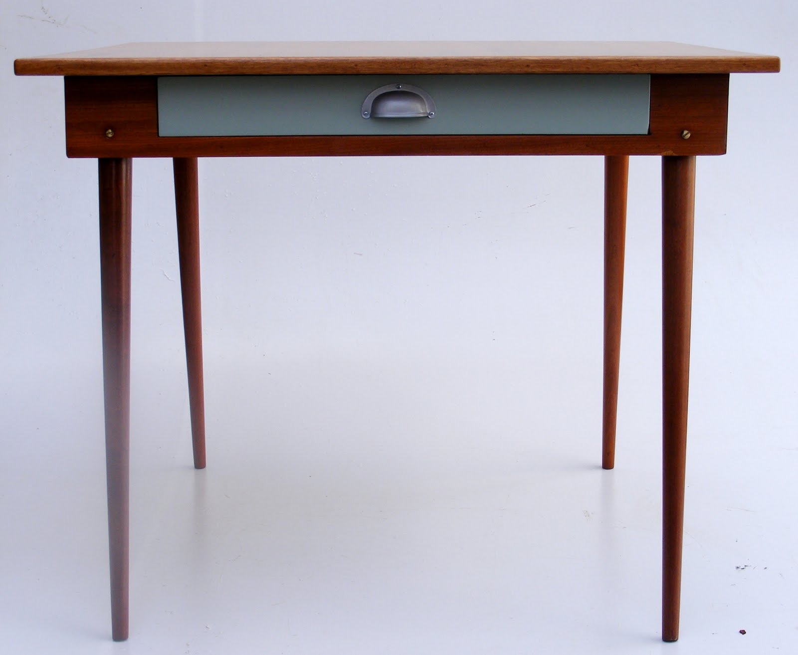 VAMP FURNITURE: new stock this week at vamp