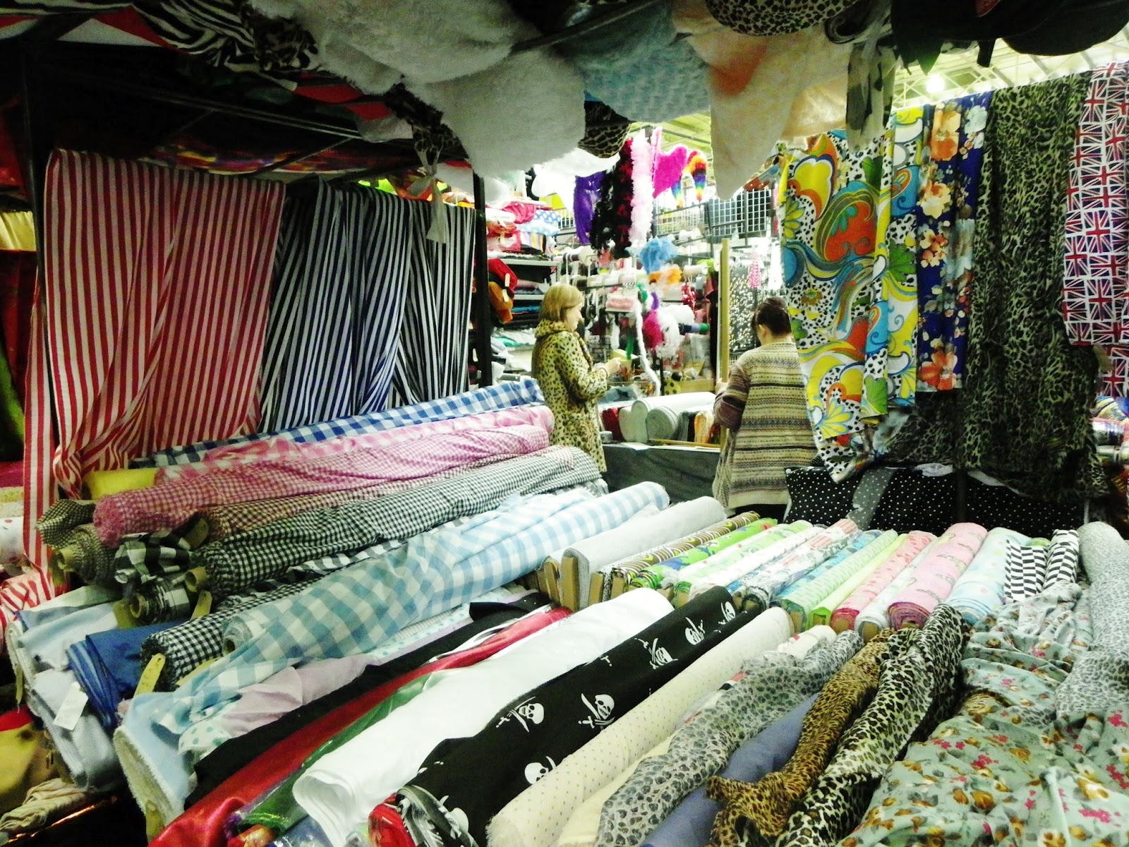 The British Faery: Rummaging at the Rag Market!