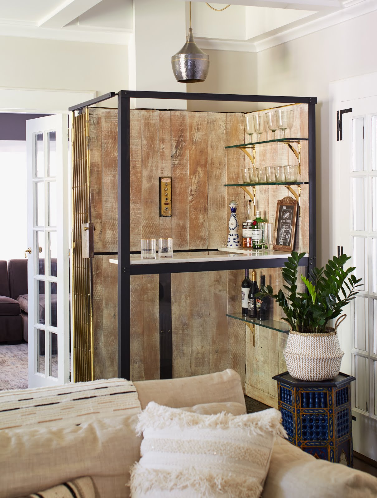 Style by Hanh: ELEVATOR BAR