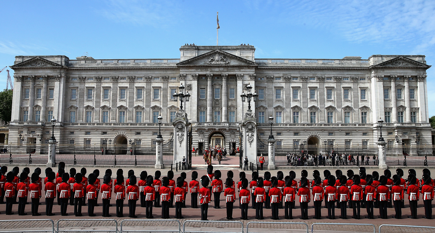 Buckingham Palace, Kemewahan Tahta Sang Ratu
