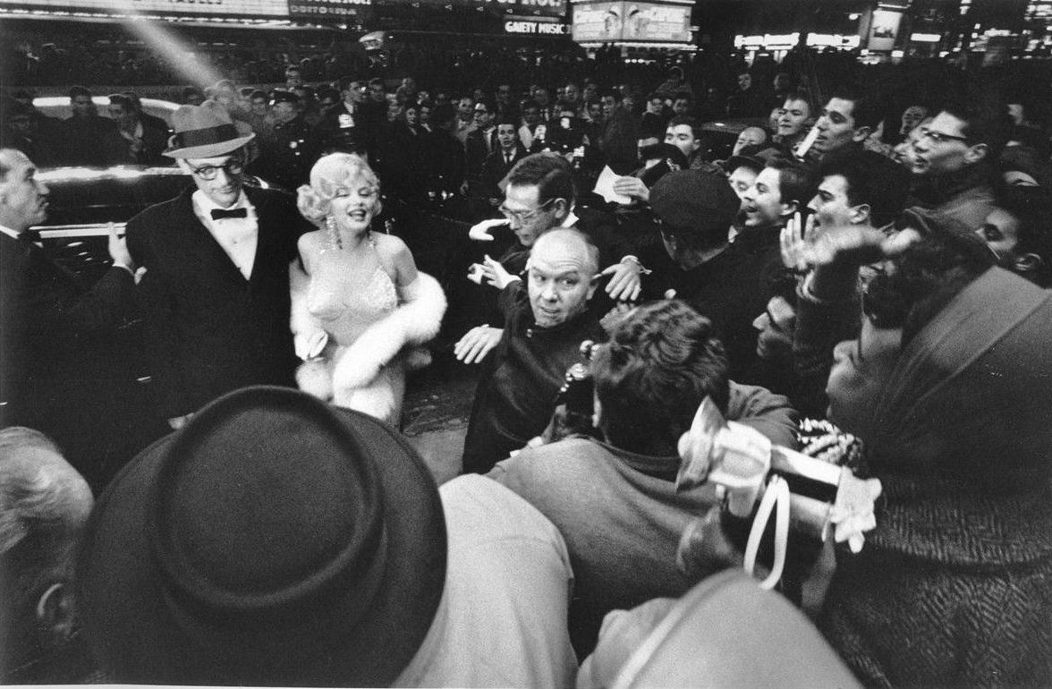 Candid Photos of Marilyn Monroe at the Premiere of “Some Like It Hot ...