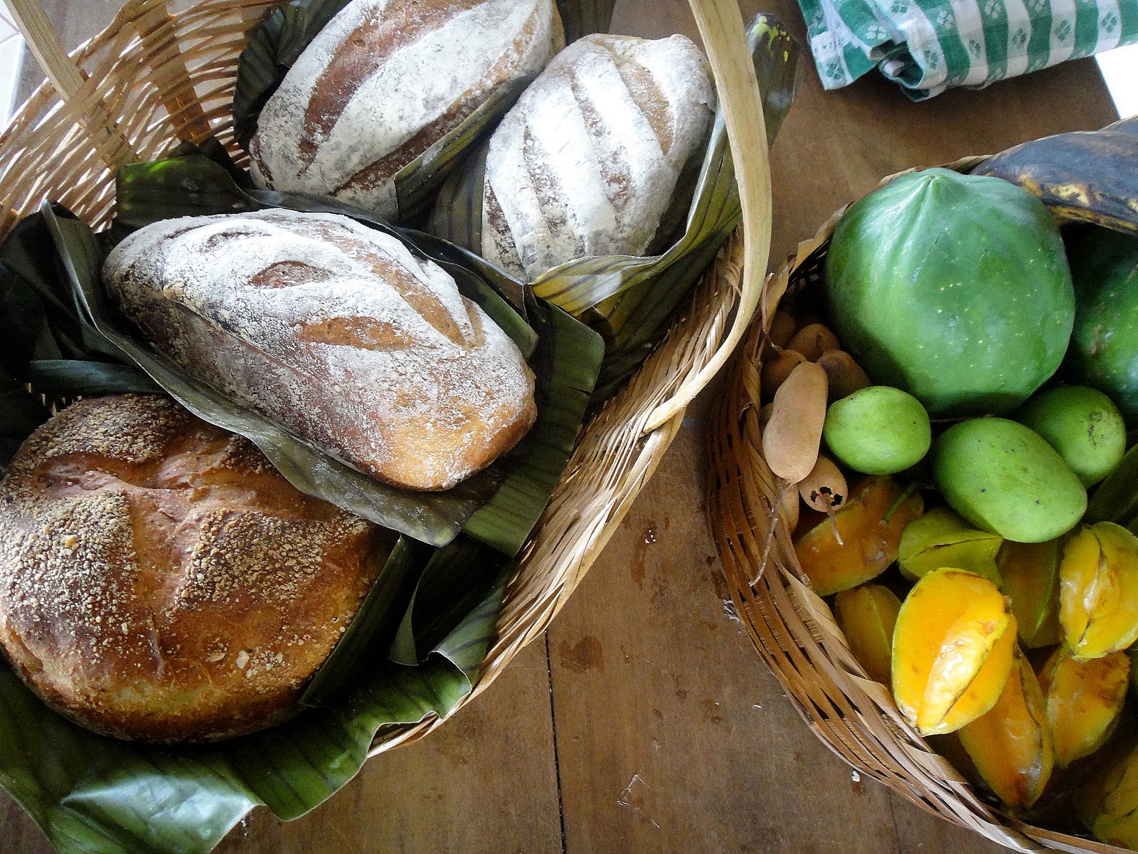 come-se: Banana-comprida, pacova, pacovã, pacoba, pacovão, banana-da ...