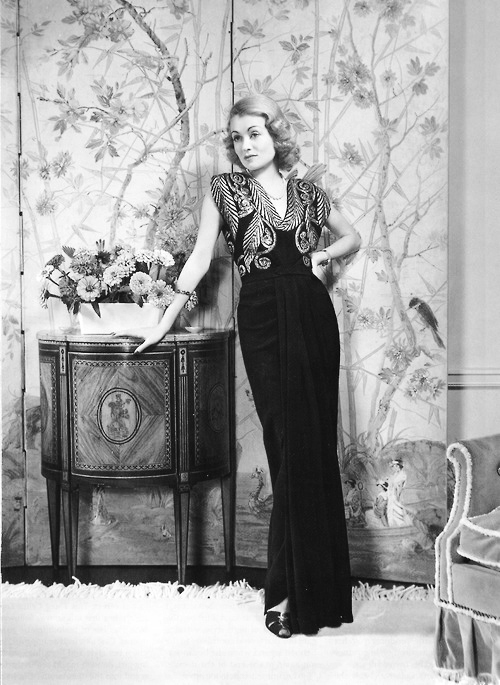 It's The Pictures That Got Small ...: THE FRIDAY GLAMOUR 15!