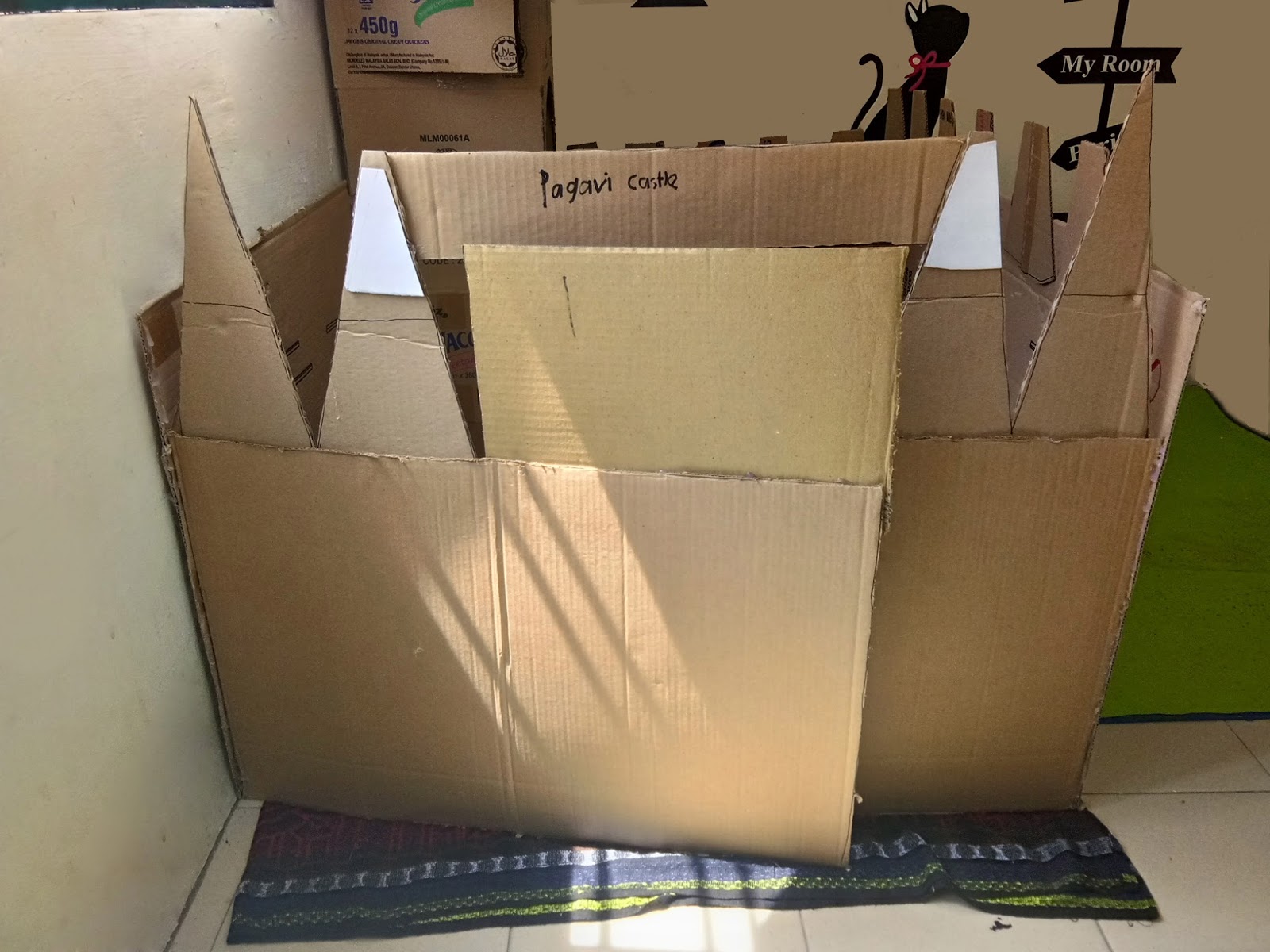 Build a Fort Castle from Cardboard ~ Bah! Let's do Crafting!