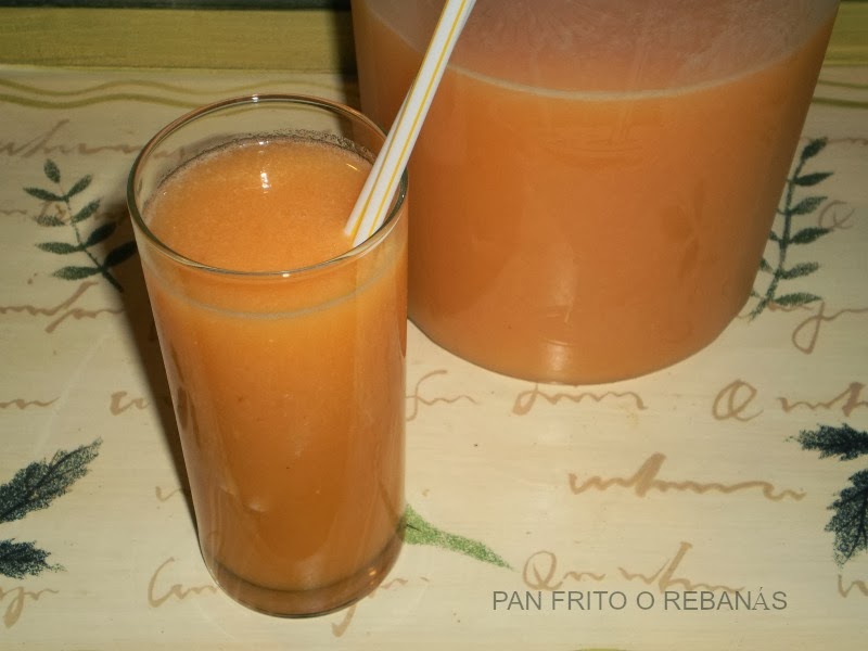 PAN FRITO O REBANÁS: REFRESCO DE MANGO Y NARANJA
