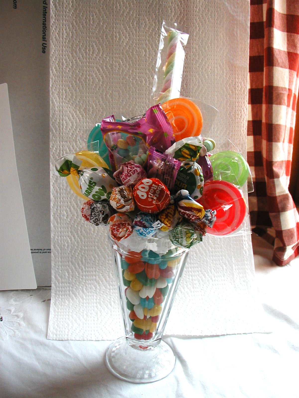 anniegetyourgluegun: Candy Sundae's