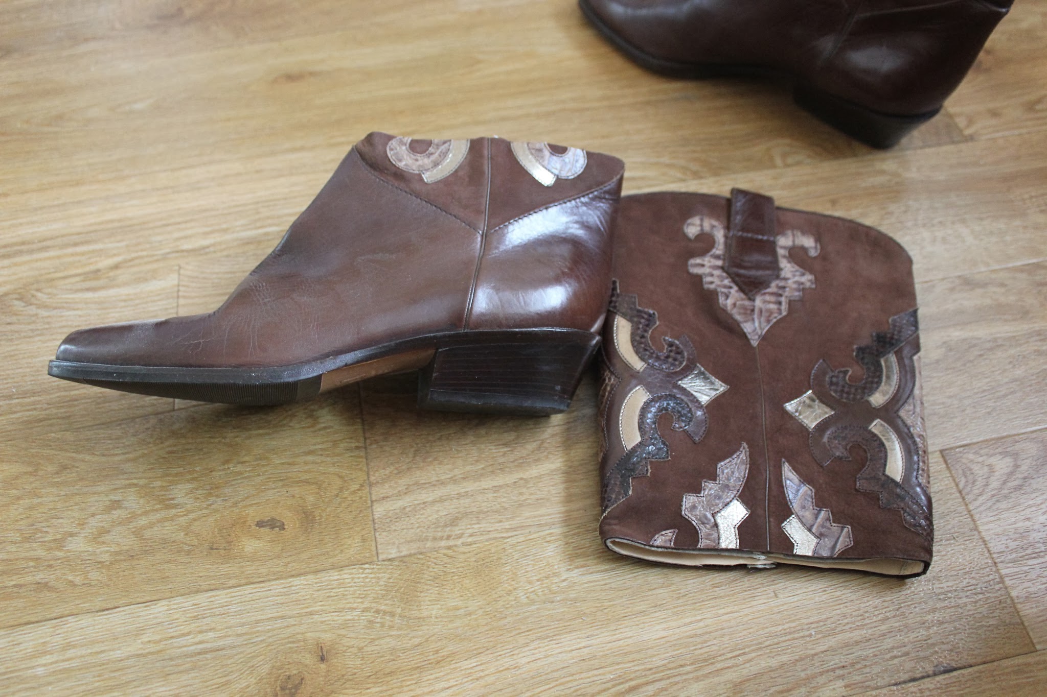 P.S. I love Fashion and Beauty: DIY CUTOFF COWBOY BOOTS TUTORIAL