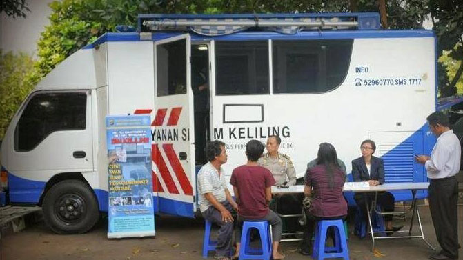 Ternyata Ini Cara Tercepat Perpanjang SIM di Mobil SIM Keliling Bandung ...
