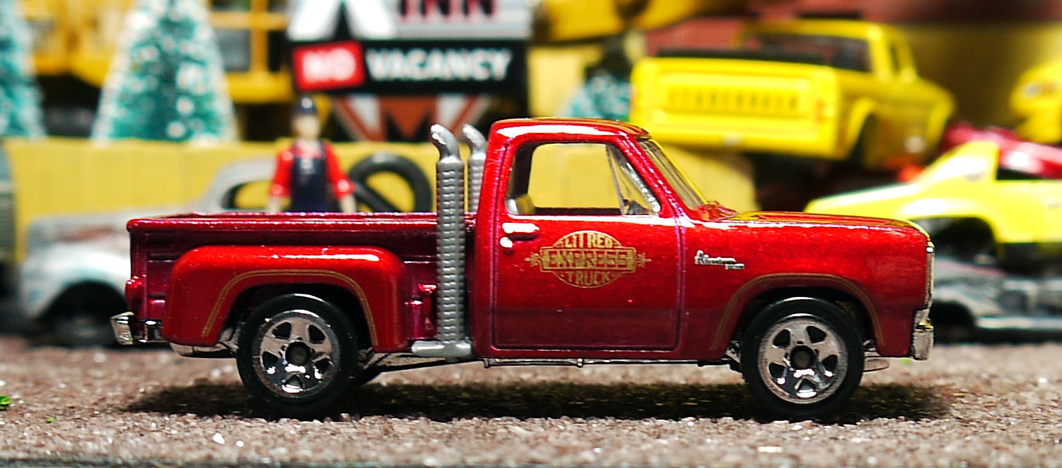 Mytoycars!: Hot Wheels Lil Red Express