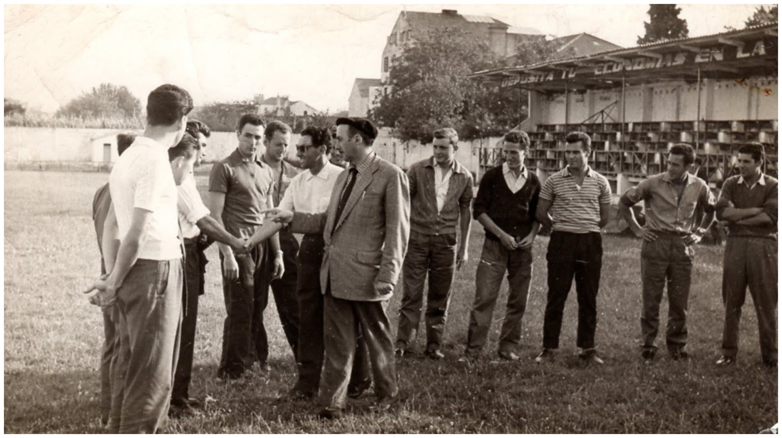 vellapontevedra.blogspot.com: "Construyéndose el Hai que Roelo"