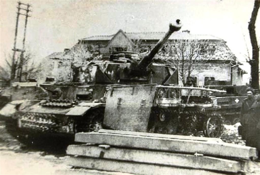 Military History Of the 20th Century: Panzer Mk IV tanks in field and ...