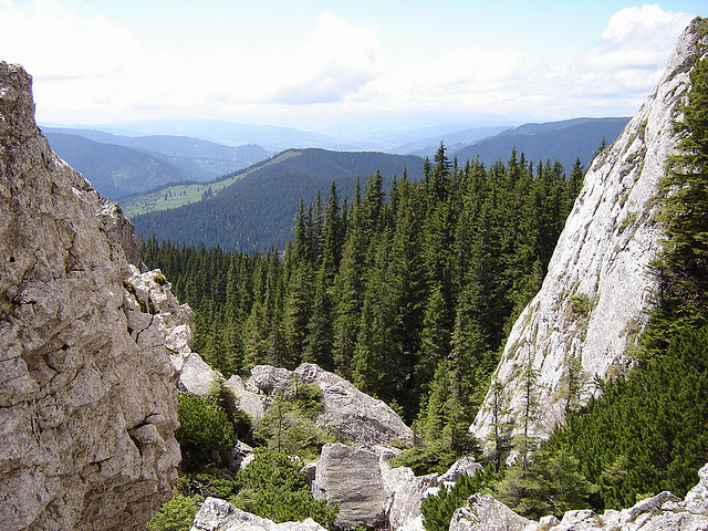 Manastirea Sihastria Rarau: Imagini si Peisaje cu Muntele Rarau