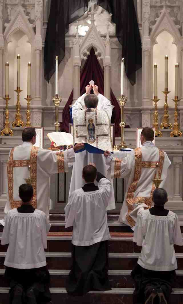 New Liturgical Movement: The Priority of Religion and Adoration over ...