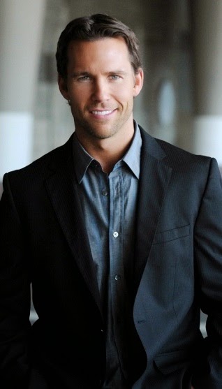 ALL THAT GLITTERS: April 2014