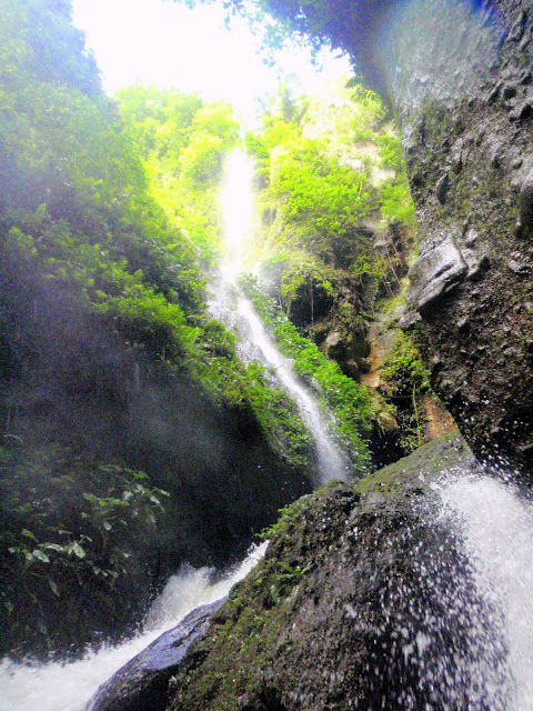 naga-a-naga: CHASING WATERFALLS: Ambon-ambon Falls