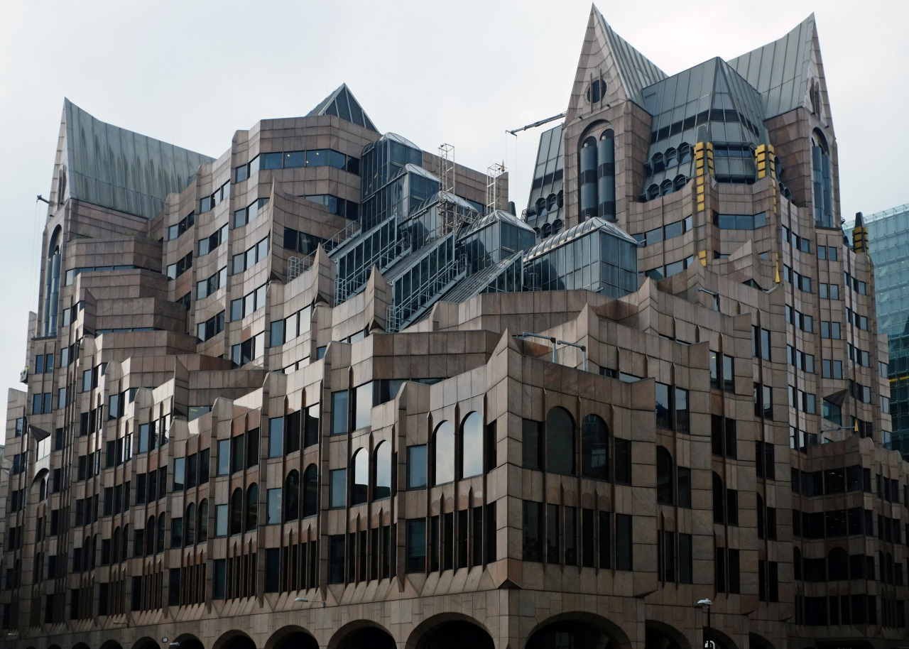 bensozia: Minster Court, London