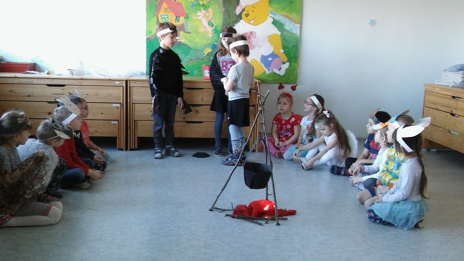 Roheline Kool Eestis Tallinna Tuule Lasteaed: Vares keedab hernesuppi