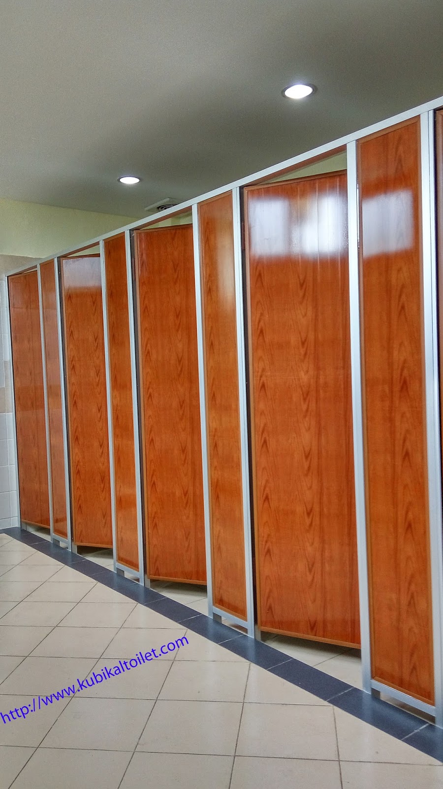 Partisi Toilet PVC Project Sekolah Kristen Ketapang 1 Jl. K.H Zainul ...