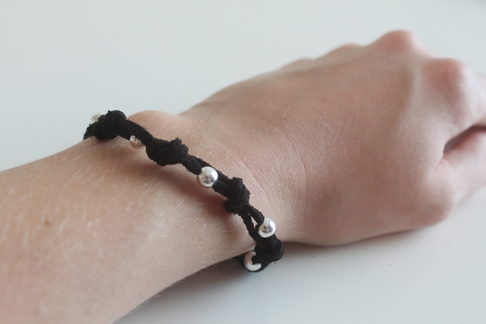EAT+SLEEP+MAKE: CRAFT: Knotted Suede Bracelets