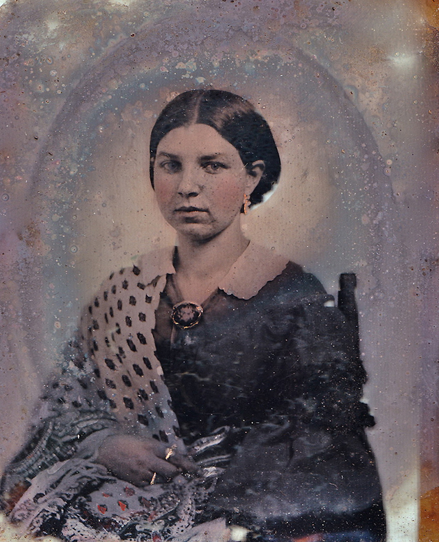 40 Eerie Portraits of Women in Mourning Dress From the Victorian Era ...