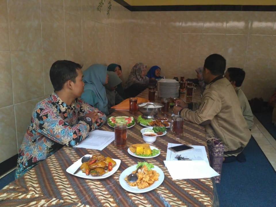 Syawalan Pengurus ATPUSI DIY di Bale Resto Timoho Yogyakarta. Guyub ...