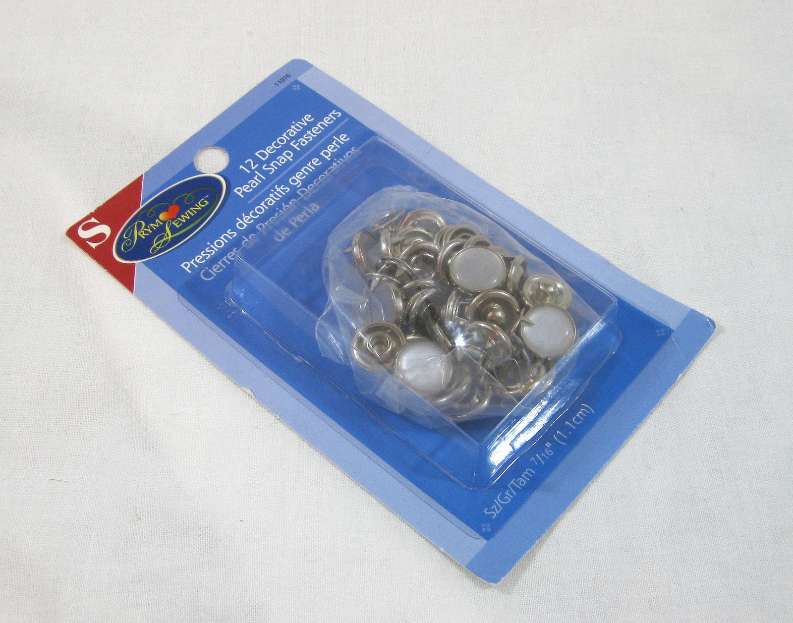 Leslie's Art and Sew: How to Set a Snap Without Crying