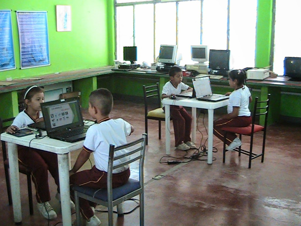 Esp. GUILLERMO EDUARDO ROSERO TUTALCHÁ