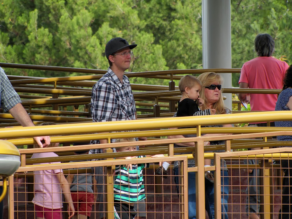 The Bell Curve of Life: Disneyland! Troy and Teo's first trip