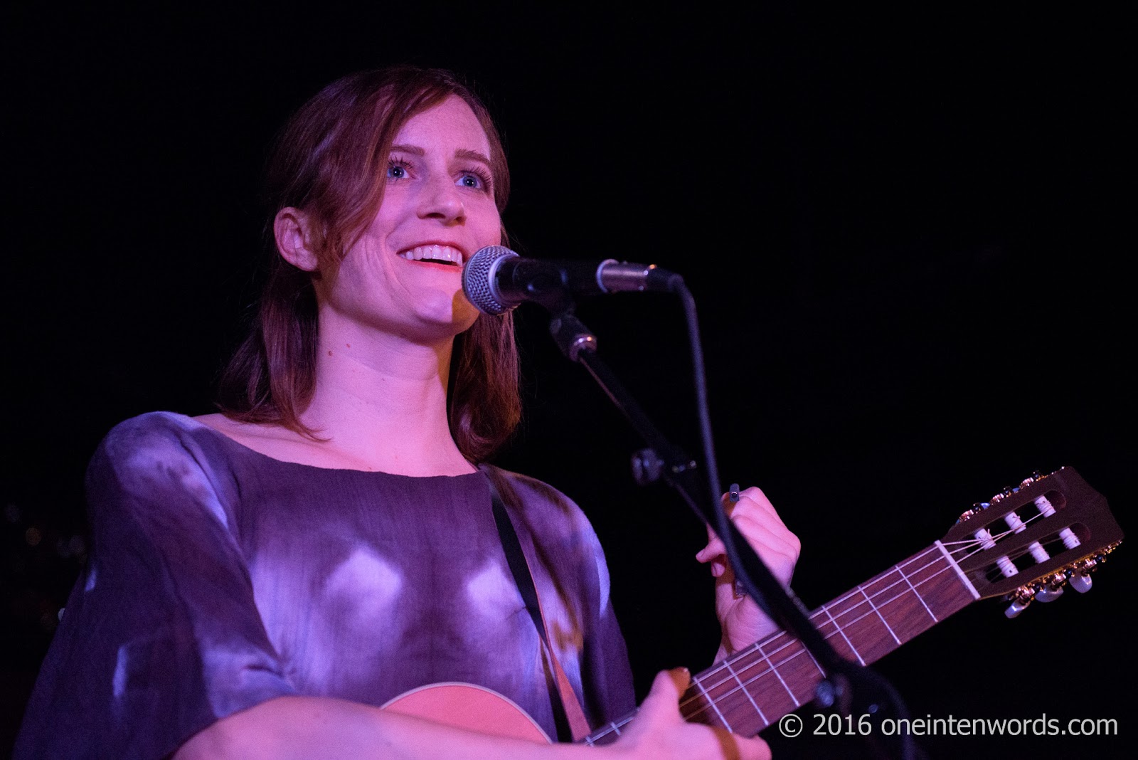 one in ten words: Laura Gibson at The Horseshoe Tavern - Concert Pictures