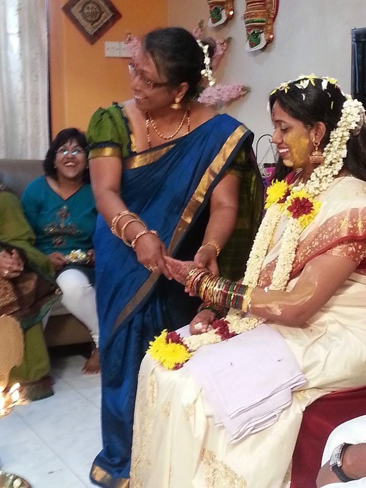 Being a Mom: Valaikappu aka Bangle Ceremony