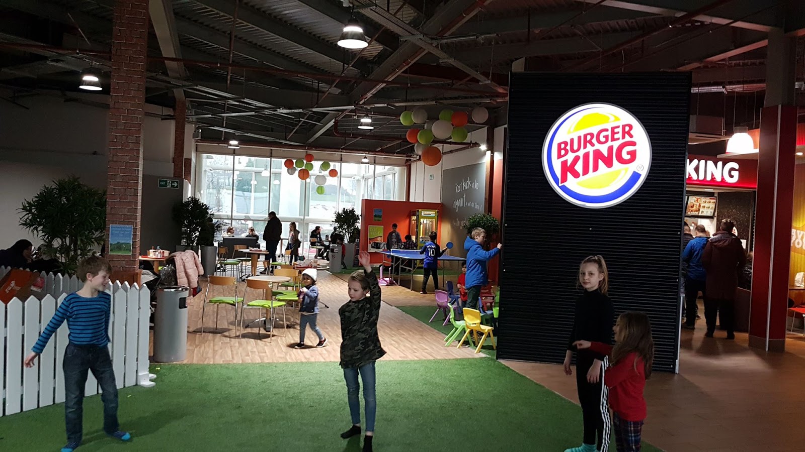 Porsche-noir: Freeport Talke, Stoke-on-Trent