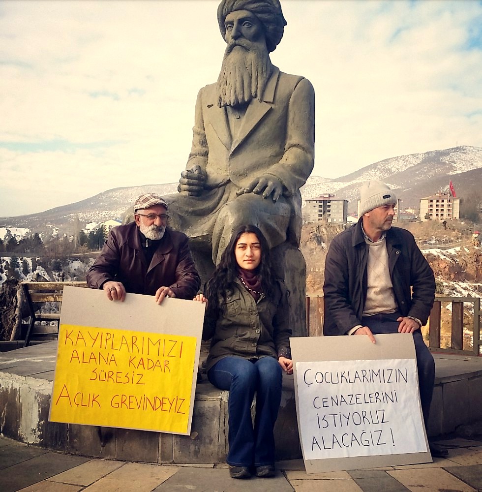 Defensa del Partido Comunista del Perú: Familias de guerrilleros caídos ...