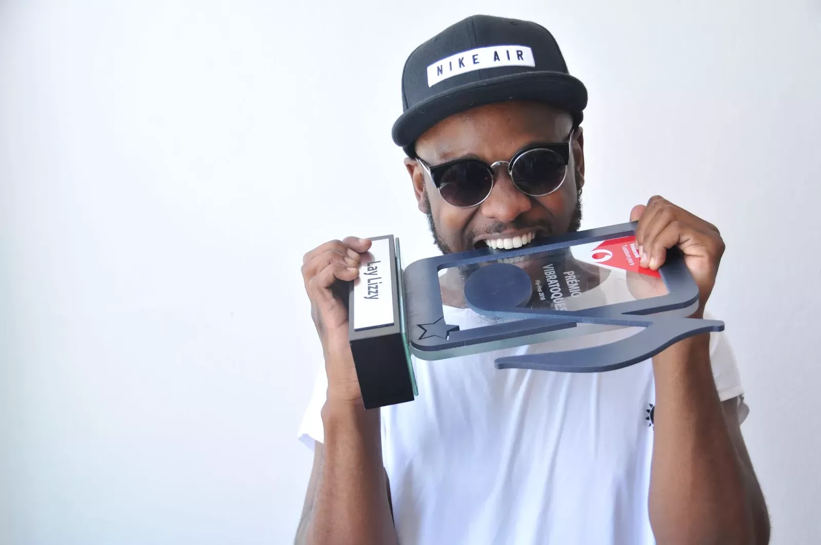 Laylizzy Vence A Premiação "Melhor Hip Hop" Da Vodacom Awards