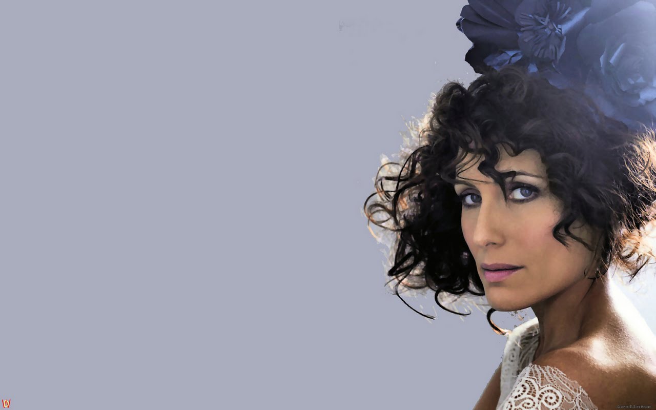 Celebrity Biography: American actress and playwright Lisa Edelstein