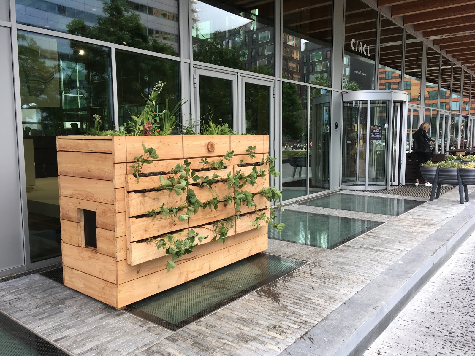 Le Compostier: Composting at the heart of the financial district of ...