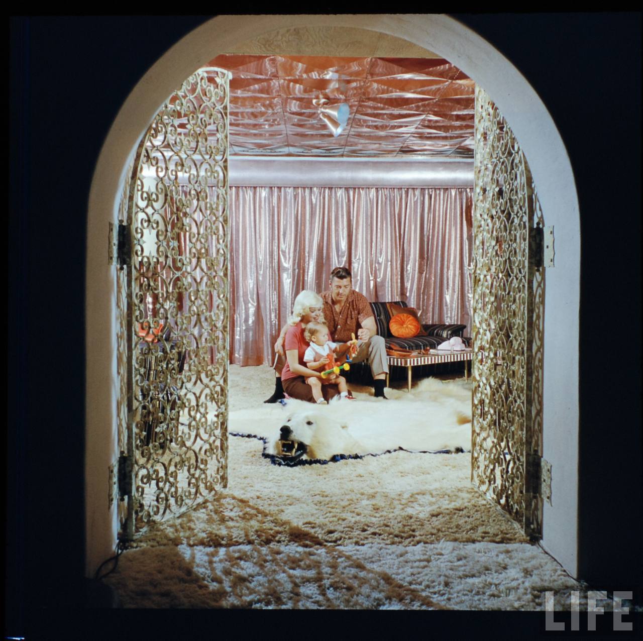 Take a Look Inside Jayne Mansfield's Splendor "Pink Palace" ~ Vintage ...