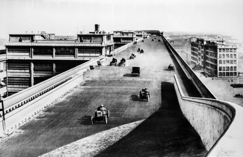 In the 1920s, Fiat Factory Workers Race on the Rooftop for the Test ...