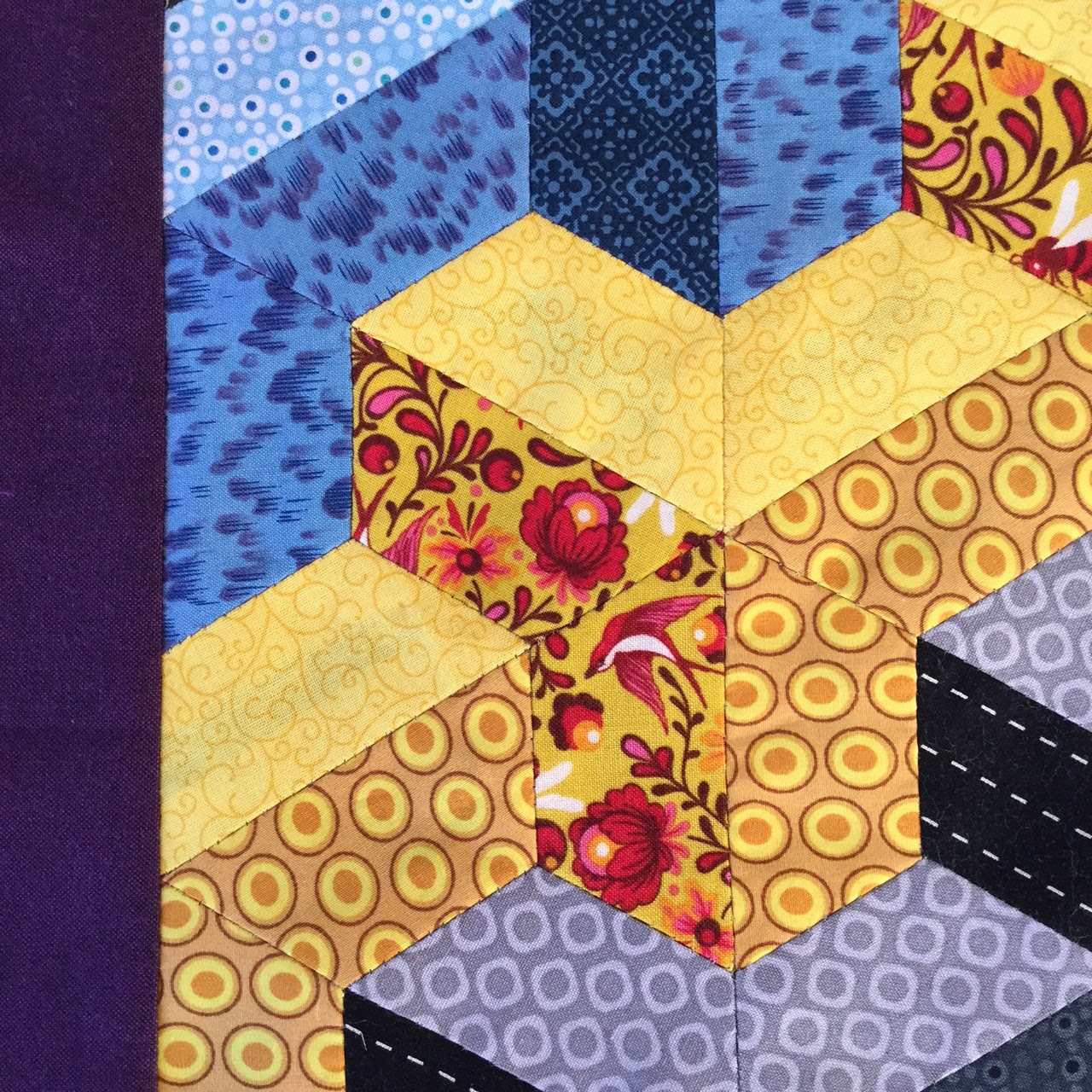 Wendy's Quilts and More: How to attach borders to English Paper Piecing
