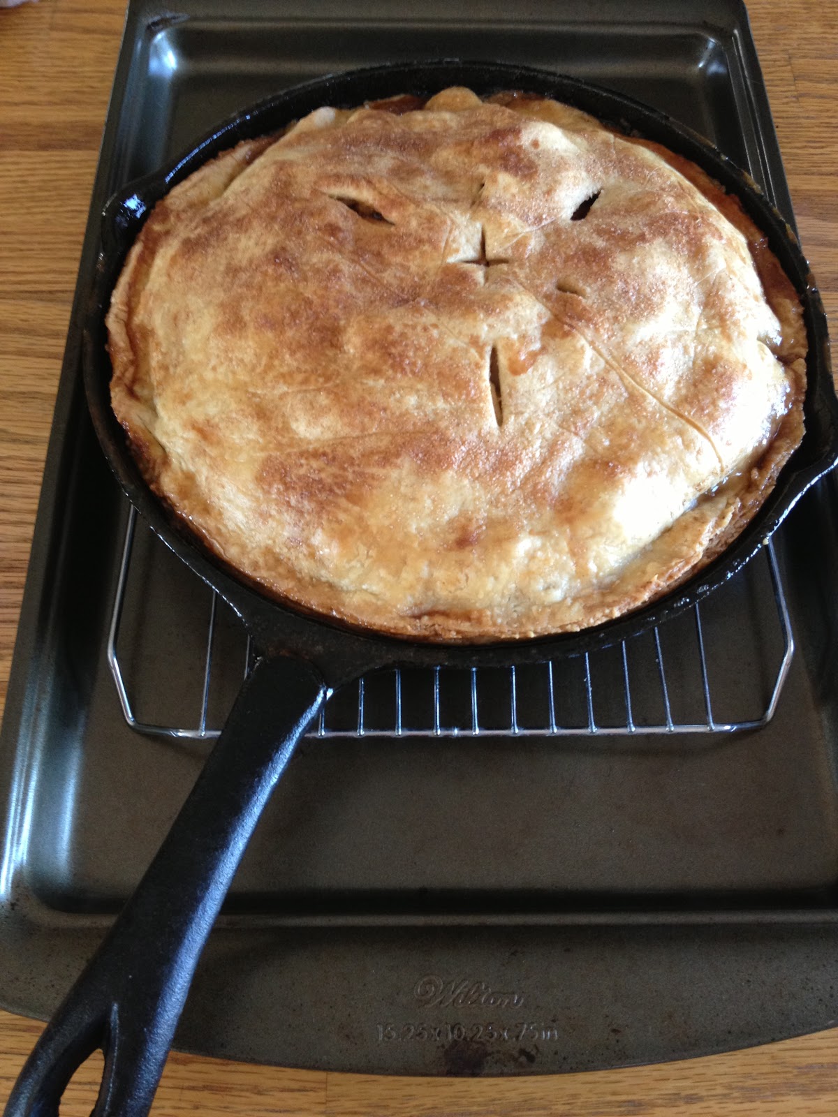 The Roman Household: Skillet Carmel Apple Pie