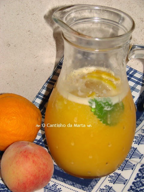 O Cantinho da Marta: Sumo Natural de Laranja e Pêssego