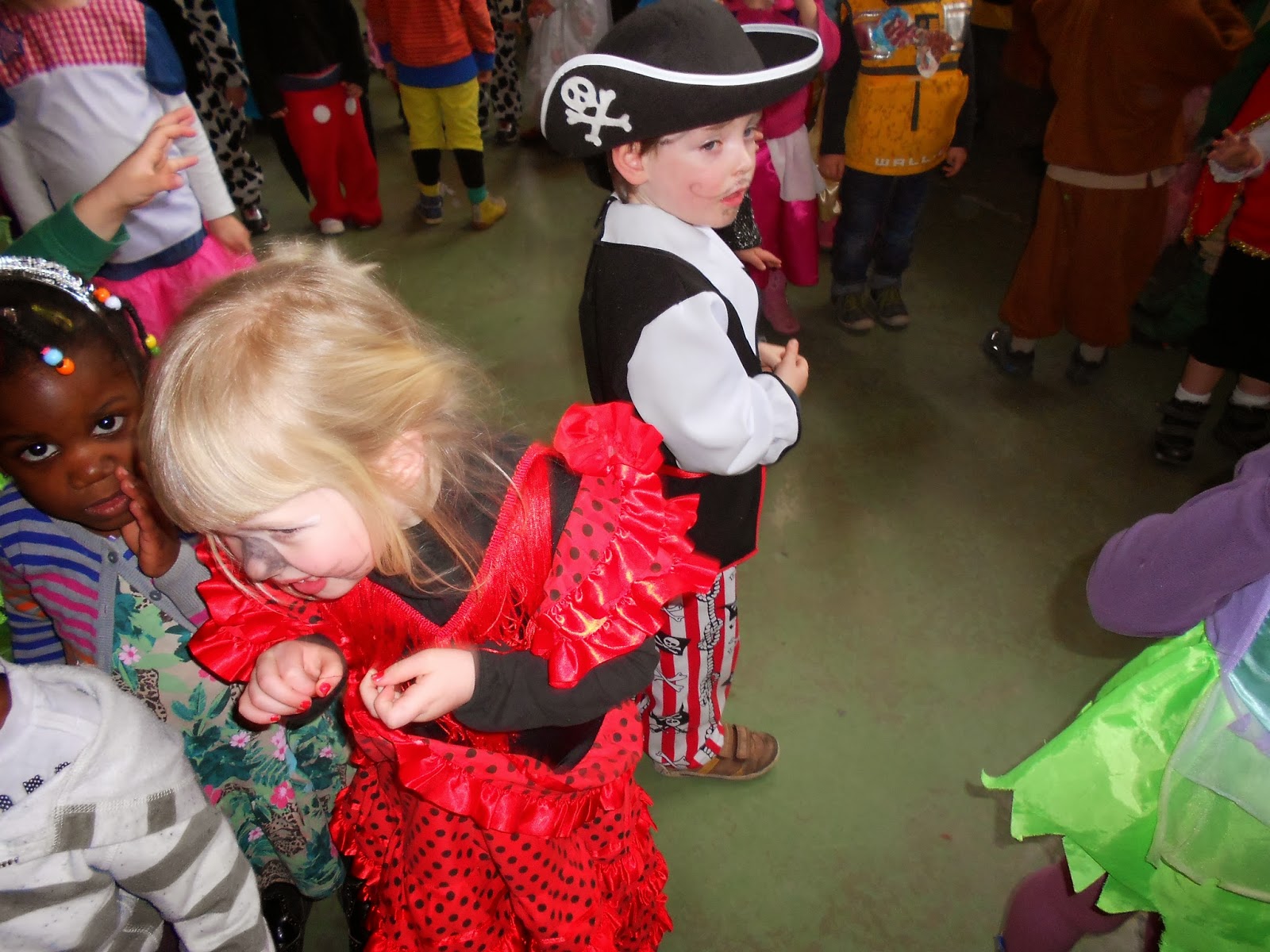 1ste kleuterklas B: THEMA : CARNAVAL