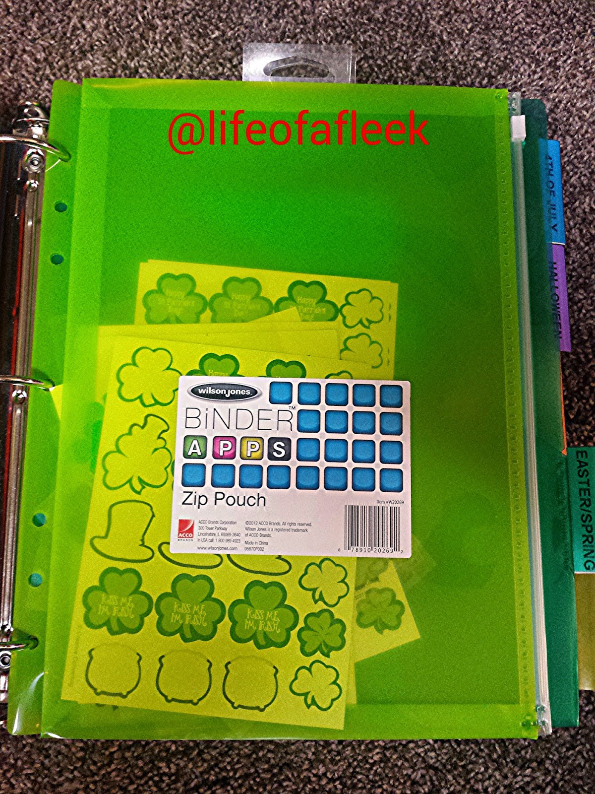 Life of a Fleek: Sticker Binder