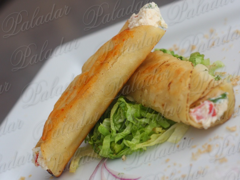 Neu Bruderthaler: Tacos de requesón menonita