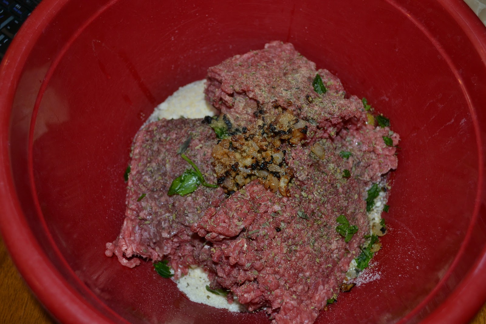 So What Do I Eat?: Breadless Meatballs & Sauce