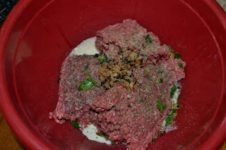 So What Do I Eat?: Breadless Meatballs & Sauce