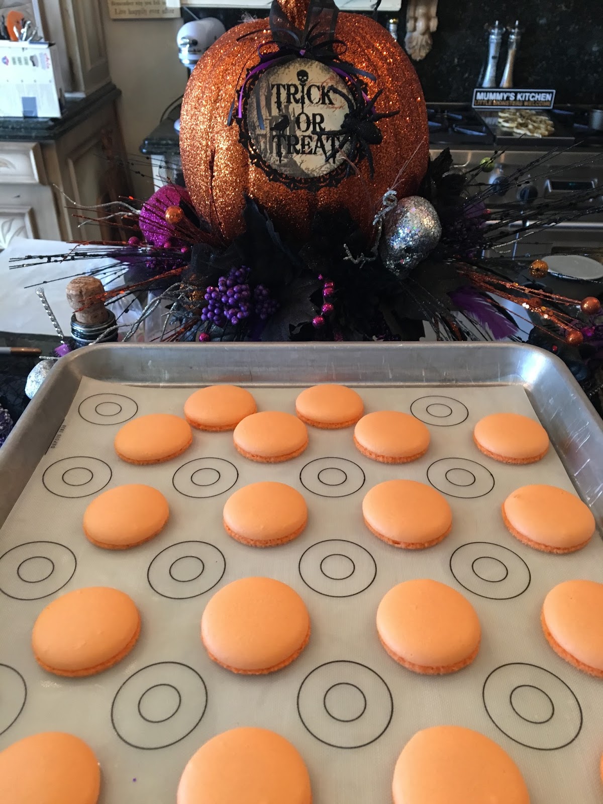 Halloween Macarons - Purple Chocolat Home