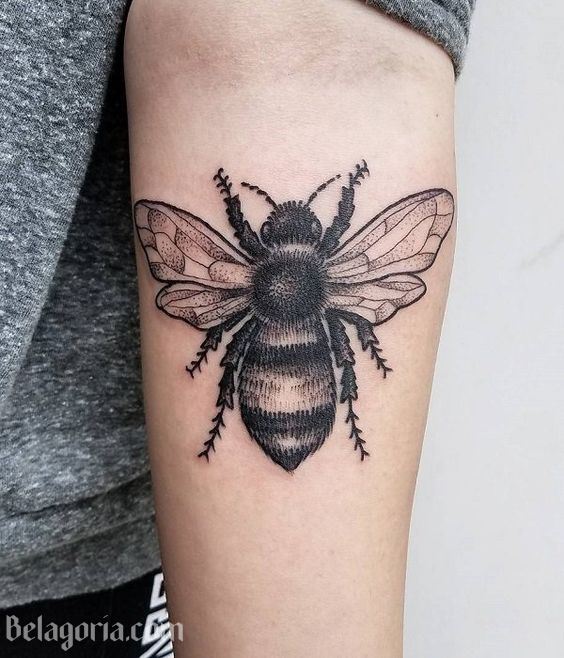 35 Tatuajes de Abejas para chicas y su significado ligado al número 6