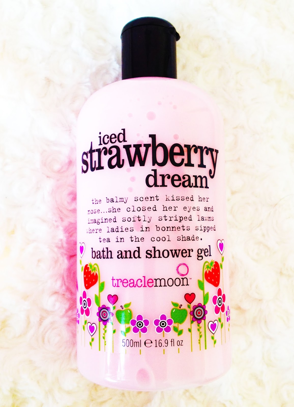 Blossoming Daydreams: TreacleMoon- Iced Strawberry Dream!