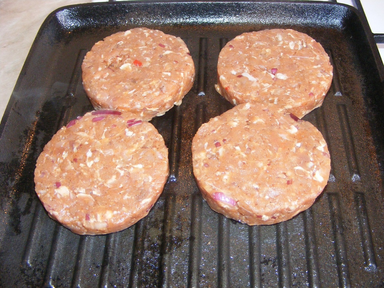 Burger de curcan retete burgeri de casa | Preparatedevis.ro