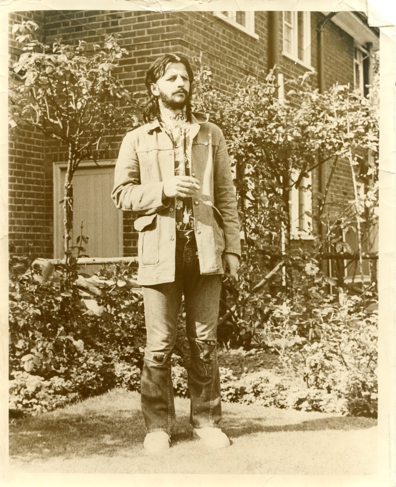 Meet the Beatles for Real: Ringo at home